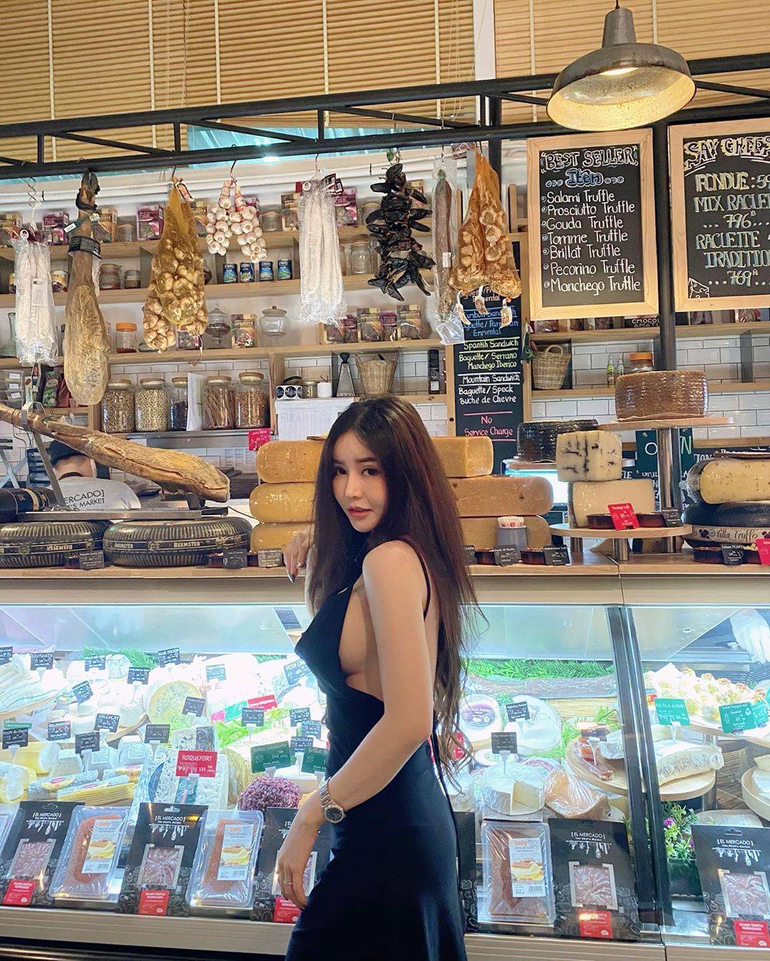 Have some cheese? | Scrolller