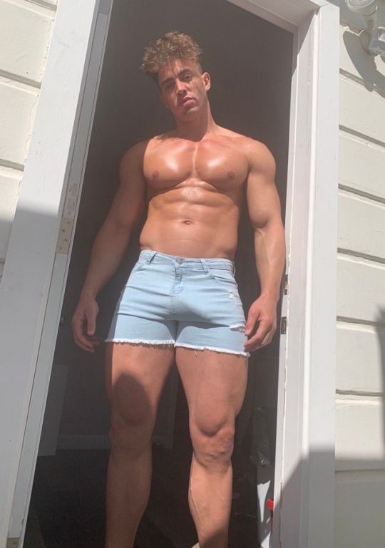 Hayden Monteleone | Scrolller