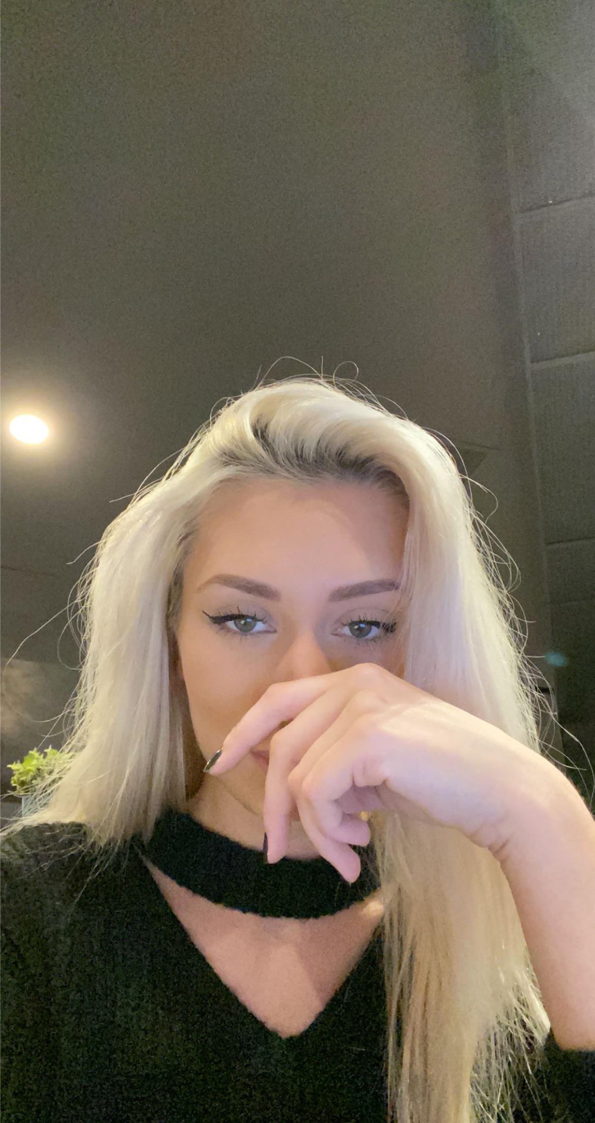 hazel 💚 | Scrolller