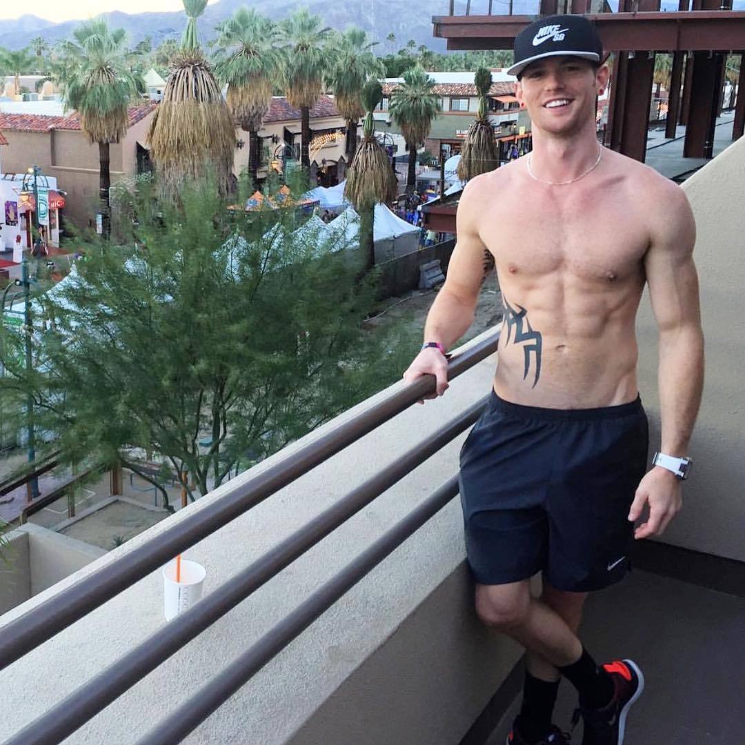 He is So Fine OMG | Scrolller