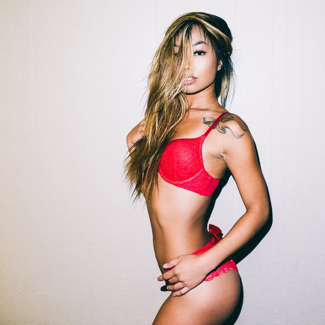 Heather Charm | Scrolller