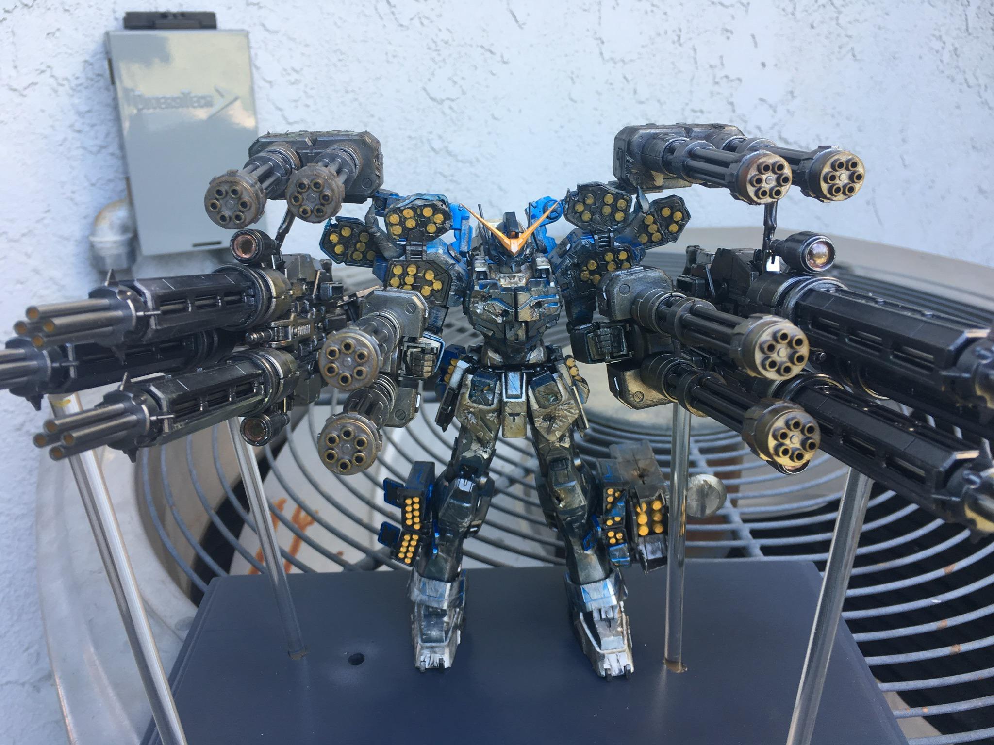 Heavy arms with battle damage and more guns | Scrolller