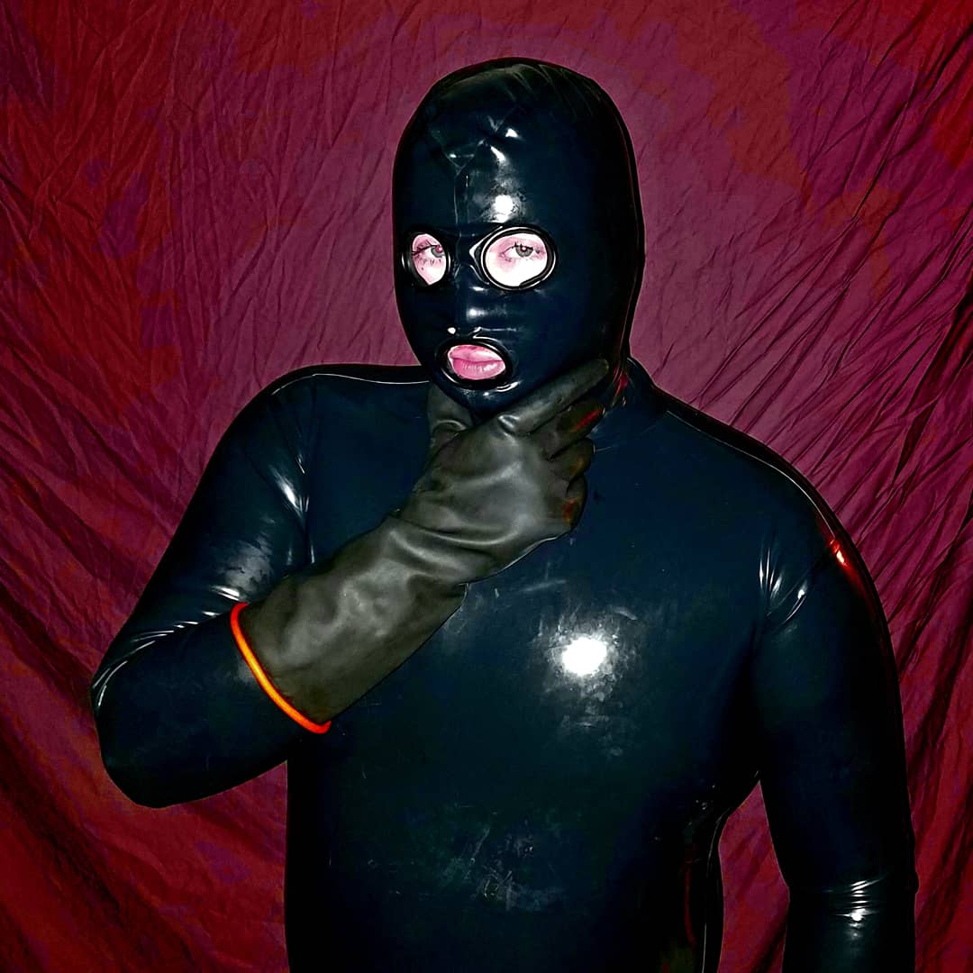 Heavy Rubber ;) | Scrolller