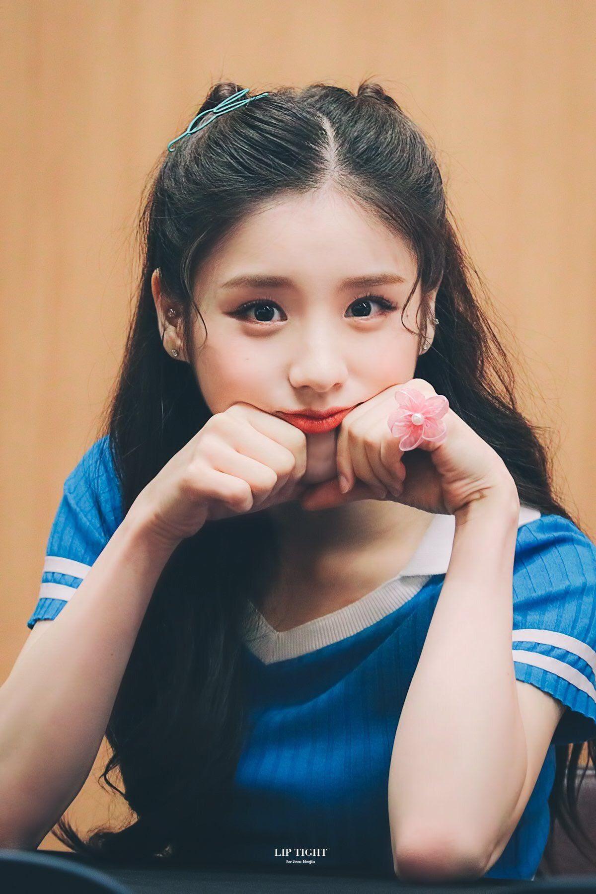 Heejin | Scrolller