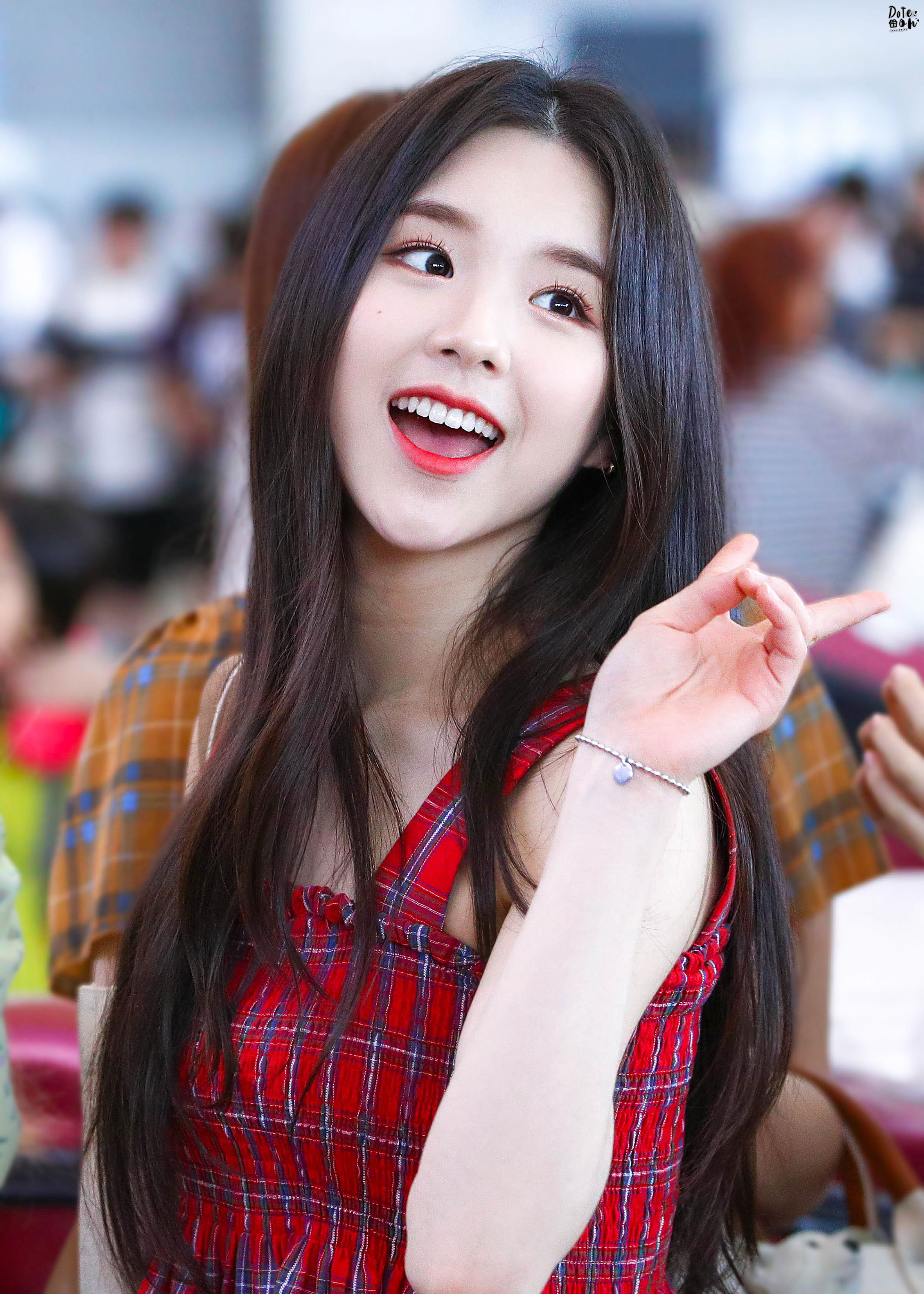 Heejin | Scrolller