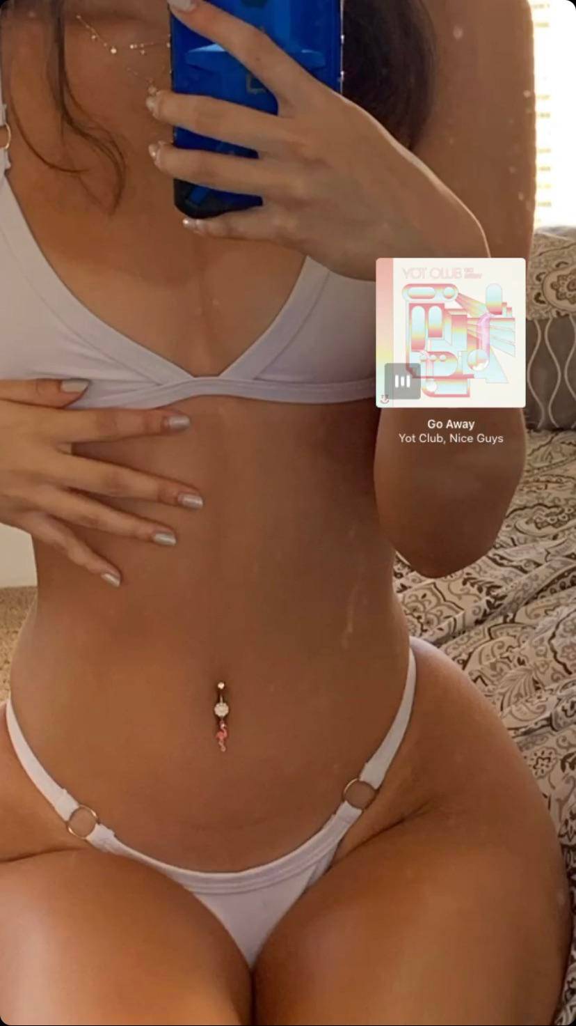 Hella fine | Scrolller