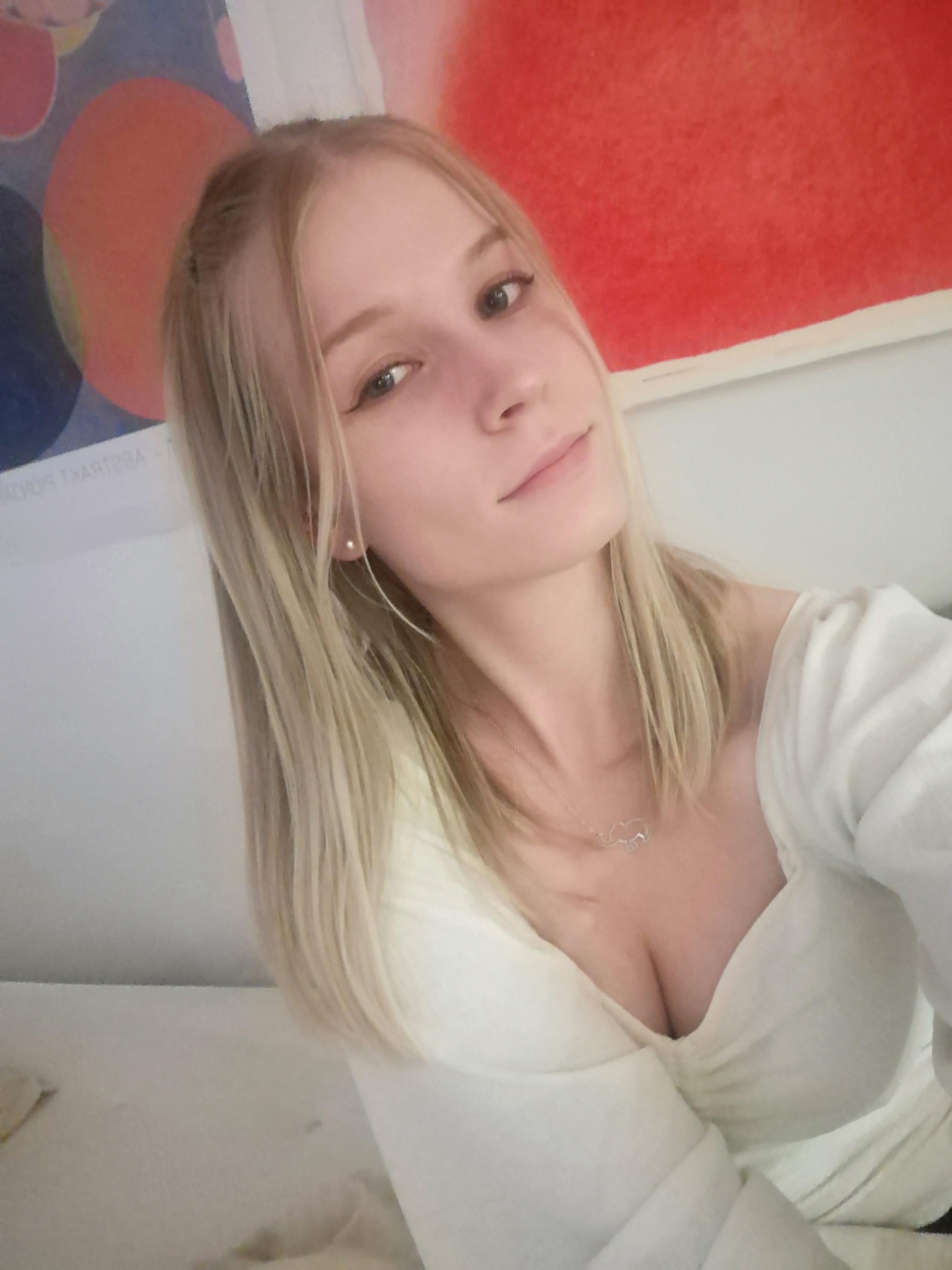 Hello! (23) | Scrolller