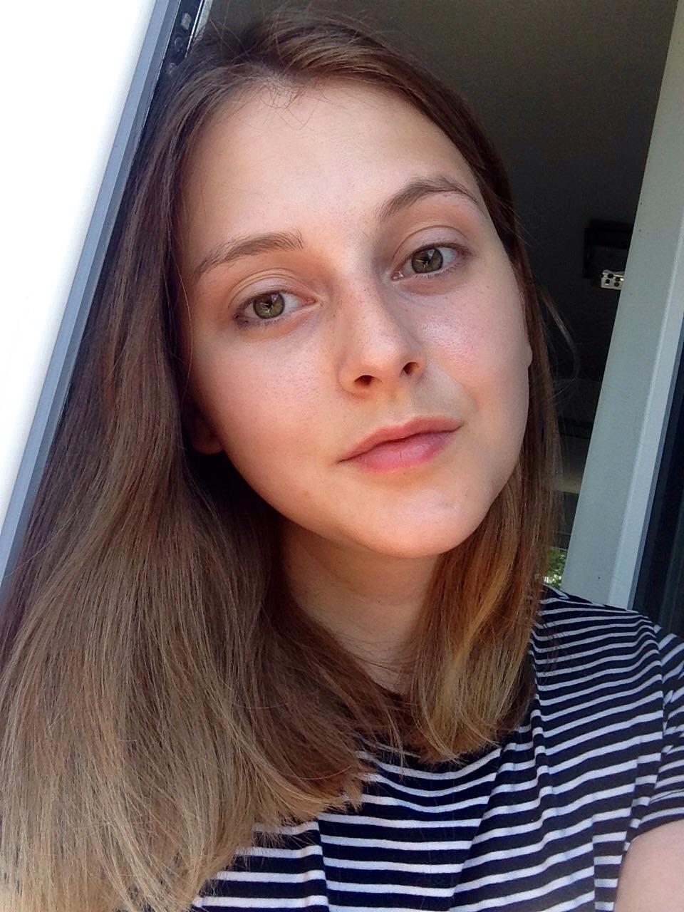 hello :) [24] | Scrolller