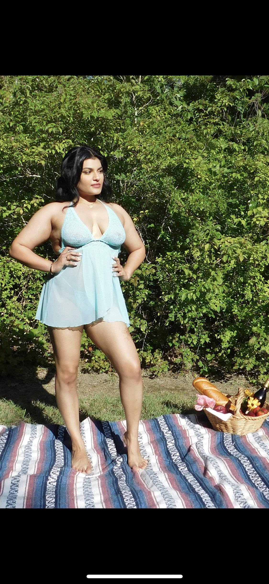 Hi, I’m new here. 25 F amateur photo shoot | Scrolller