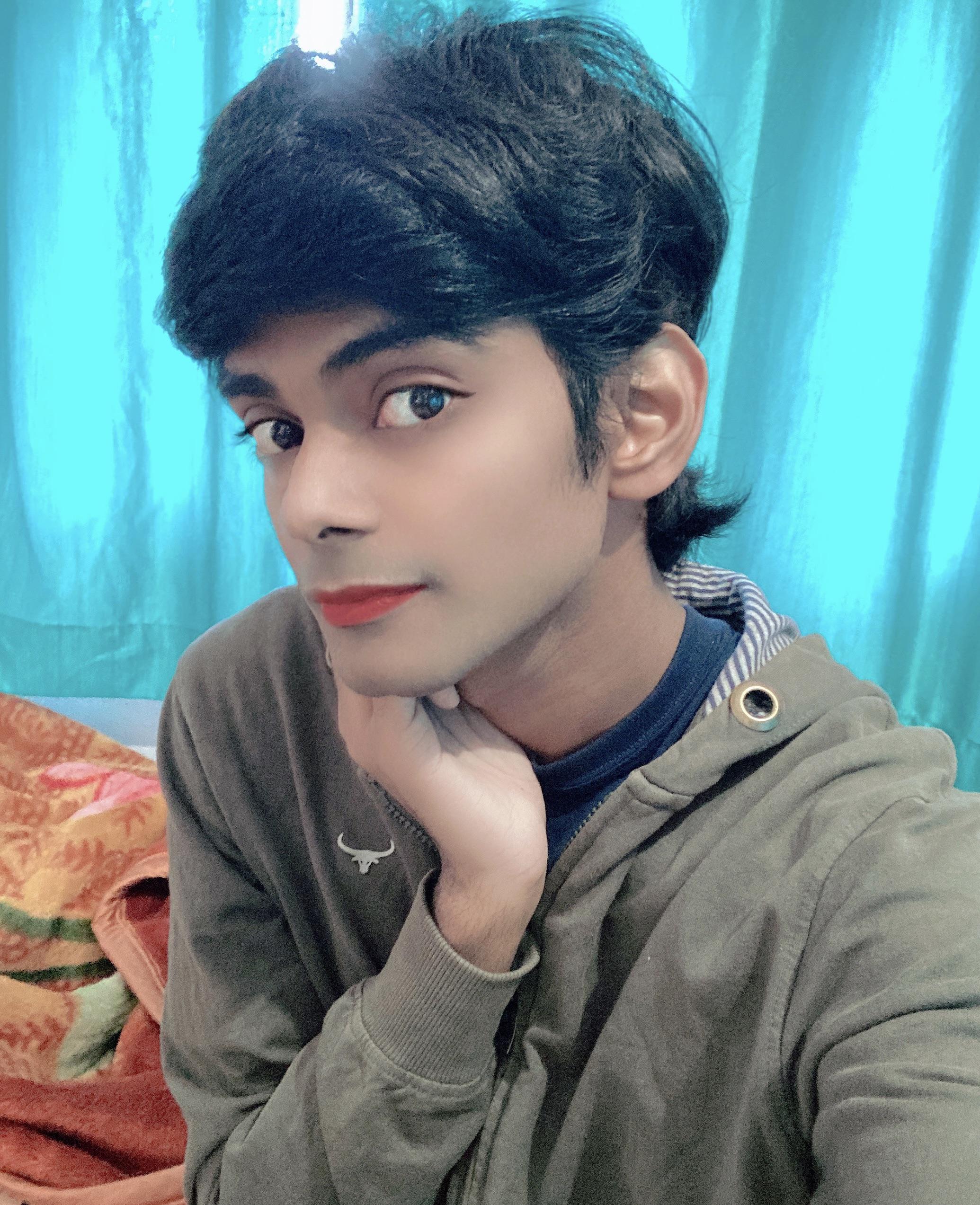 Hello all the amazing people 🥰😘 | Scrolller