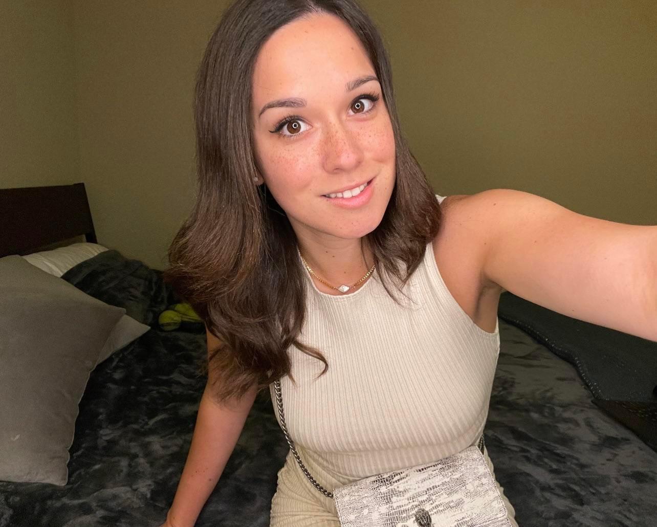 Hello 🥰 (over18) | Scrolller