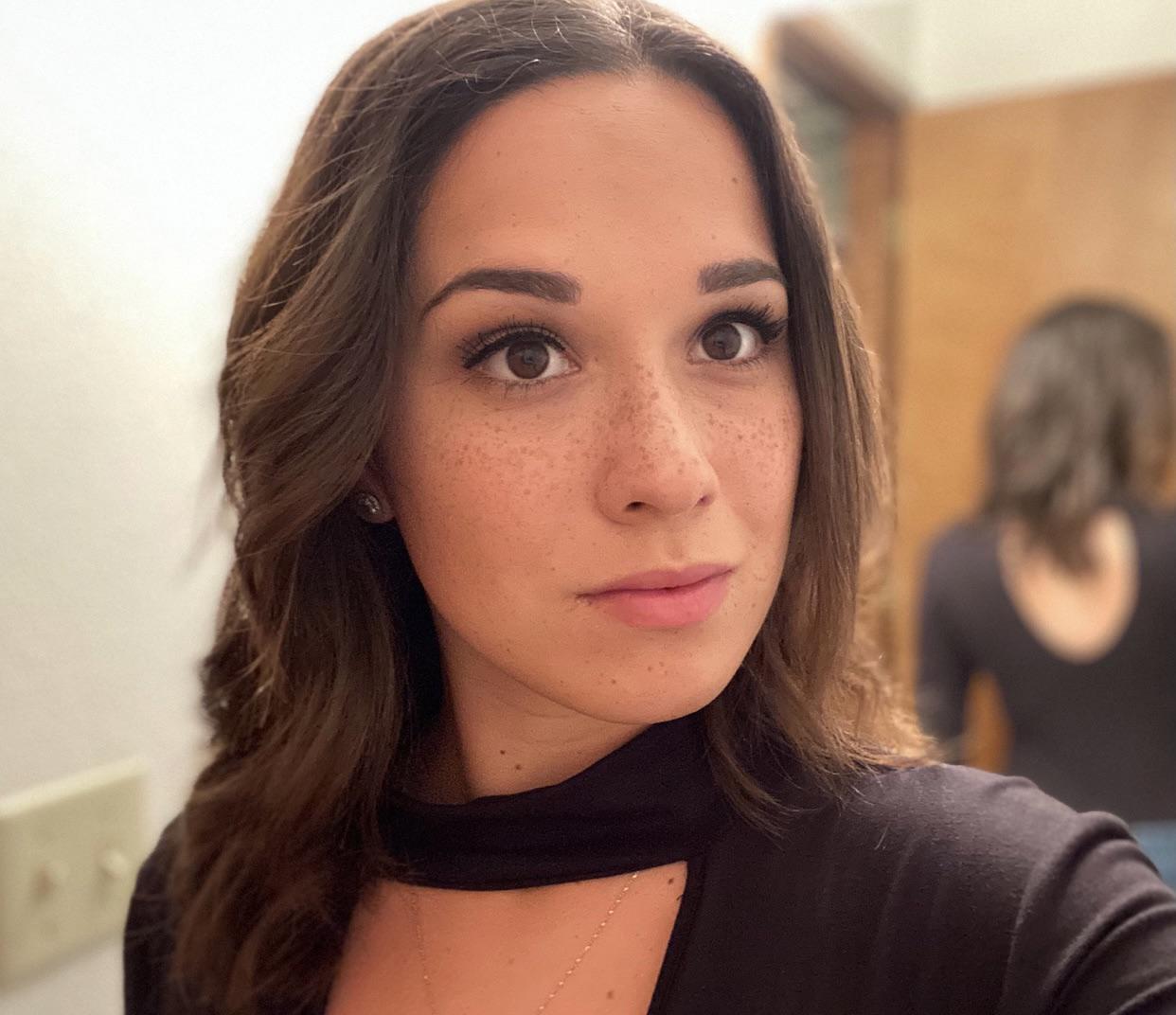 Hello ☺️ ️ (over18) | Scrolller