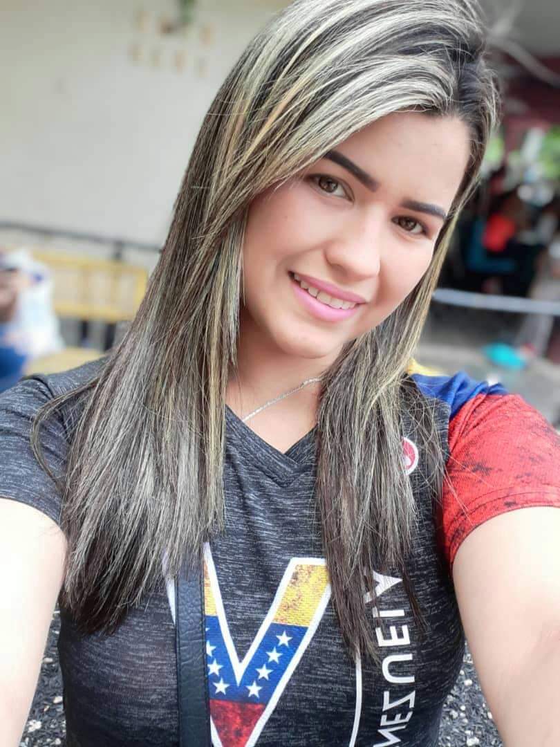 Hello People 🍓🍒 | Scrolller