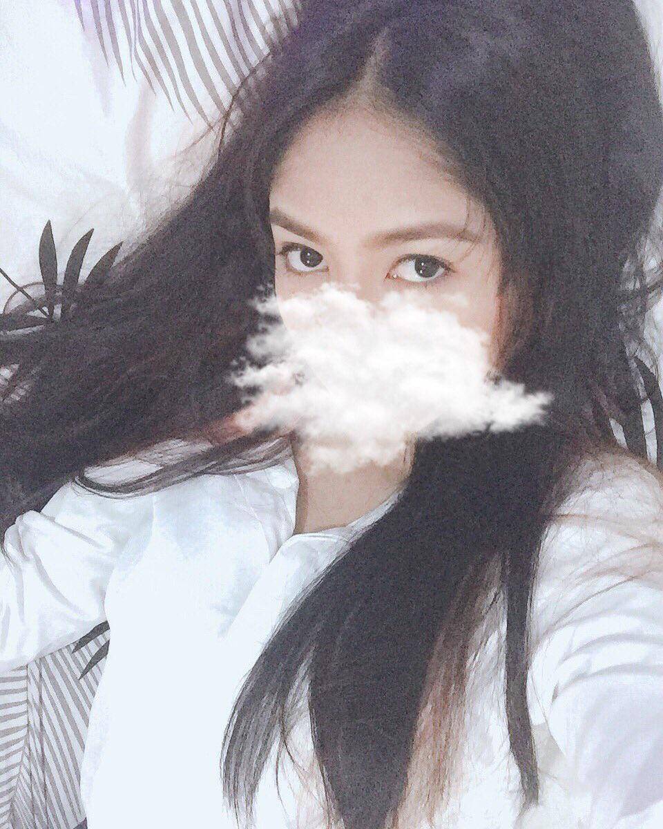 Helloo 😛 | Scrolller