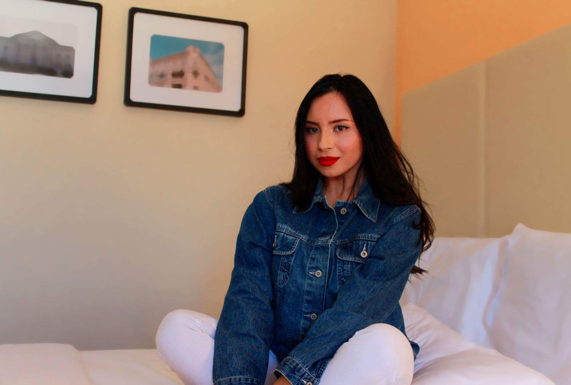 Helloooooo! | Scrolller