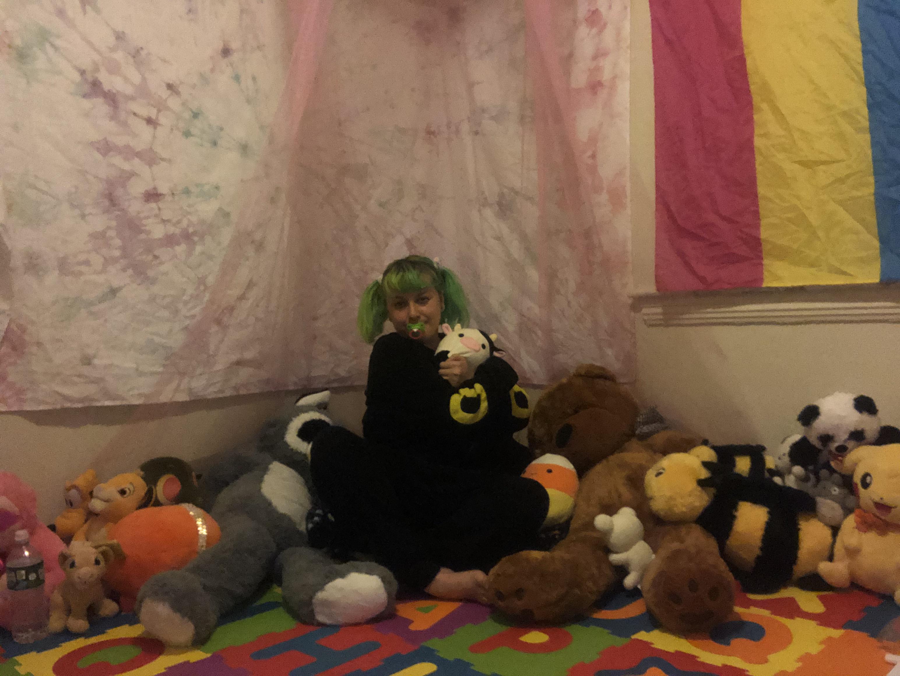 Help me say goodnight to all my stuffies!! 🌙💕 | Scrolller