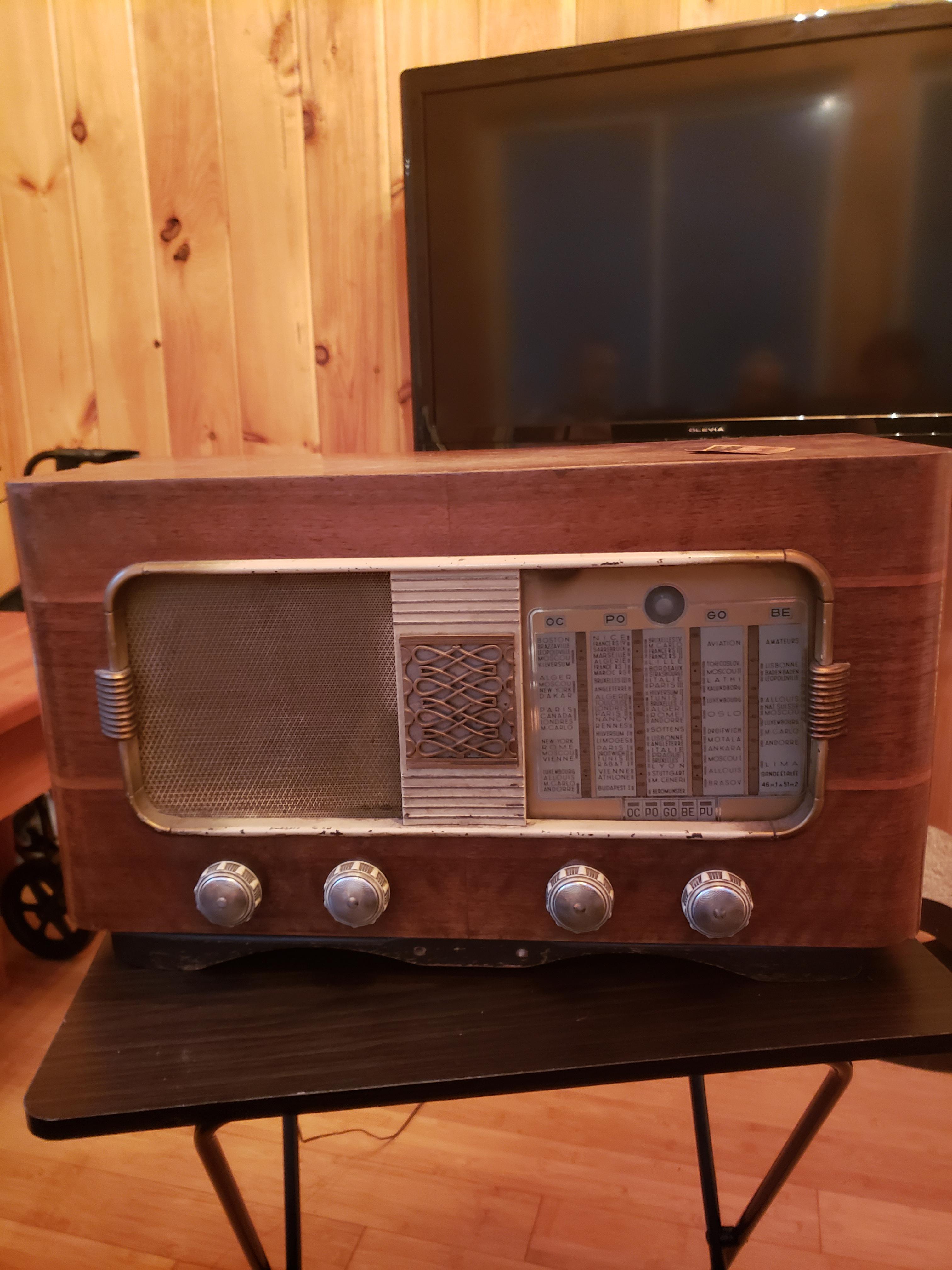Help needed identifying this radio | Scrolller