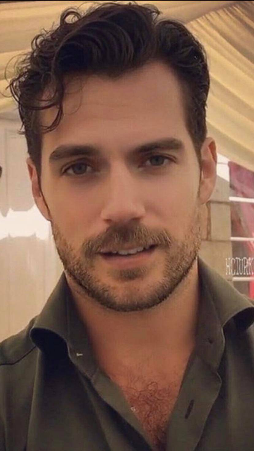 Henry Cavill | Scrolller