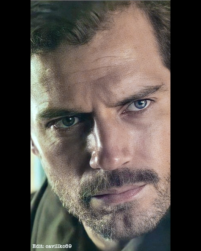 Henry Cavill - Steamy Walker | Scrolller