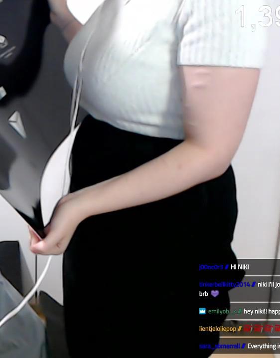 Her body is so divine | Scrolller