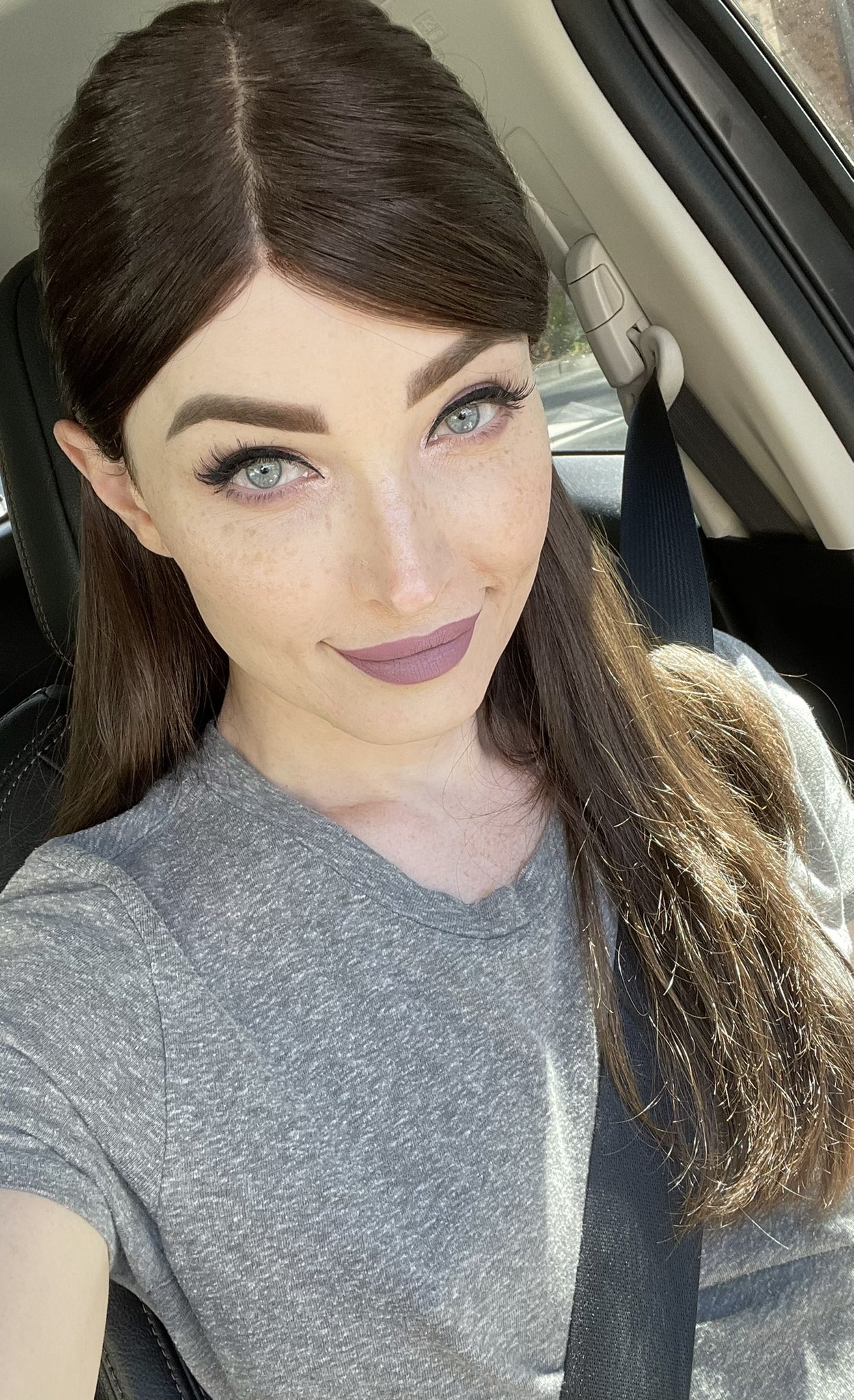 Her New Style Is Smokin Hot ️‍🔥 Scrolller