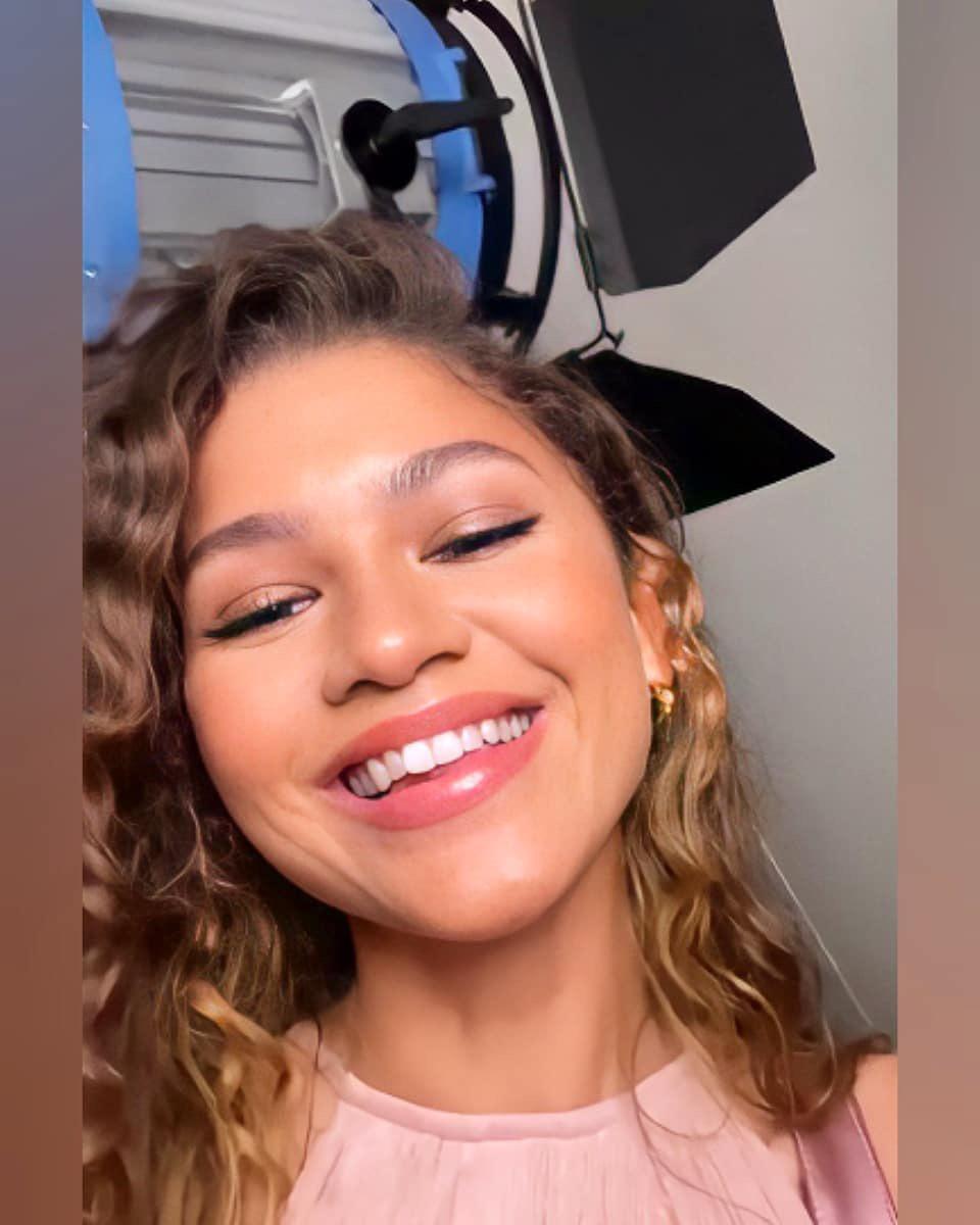 Her smile is worth a billion dollars | Scrolller