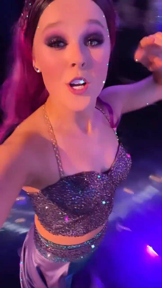 Her tits | Scrolller