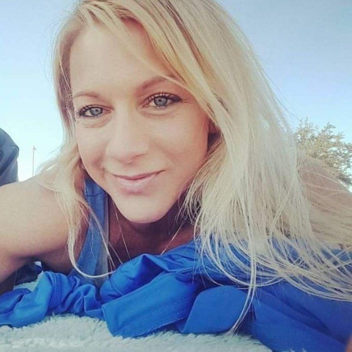 Here is my Aunt Val. | Scrolller