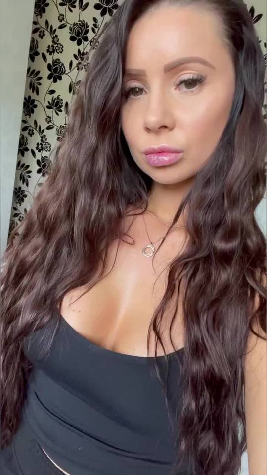 Always ready for a naughty session 😈34F | Scrolller