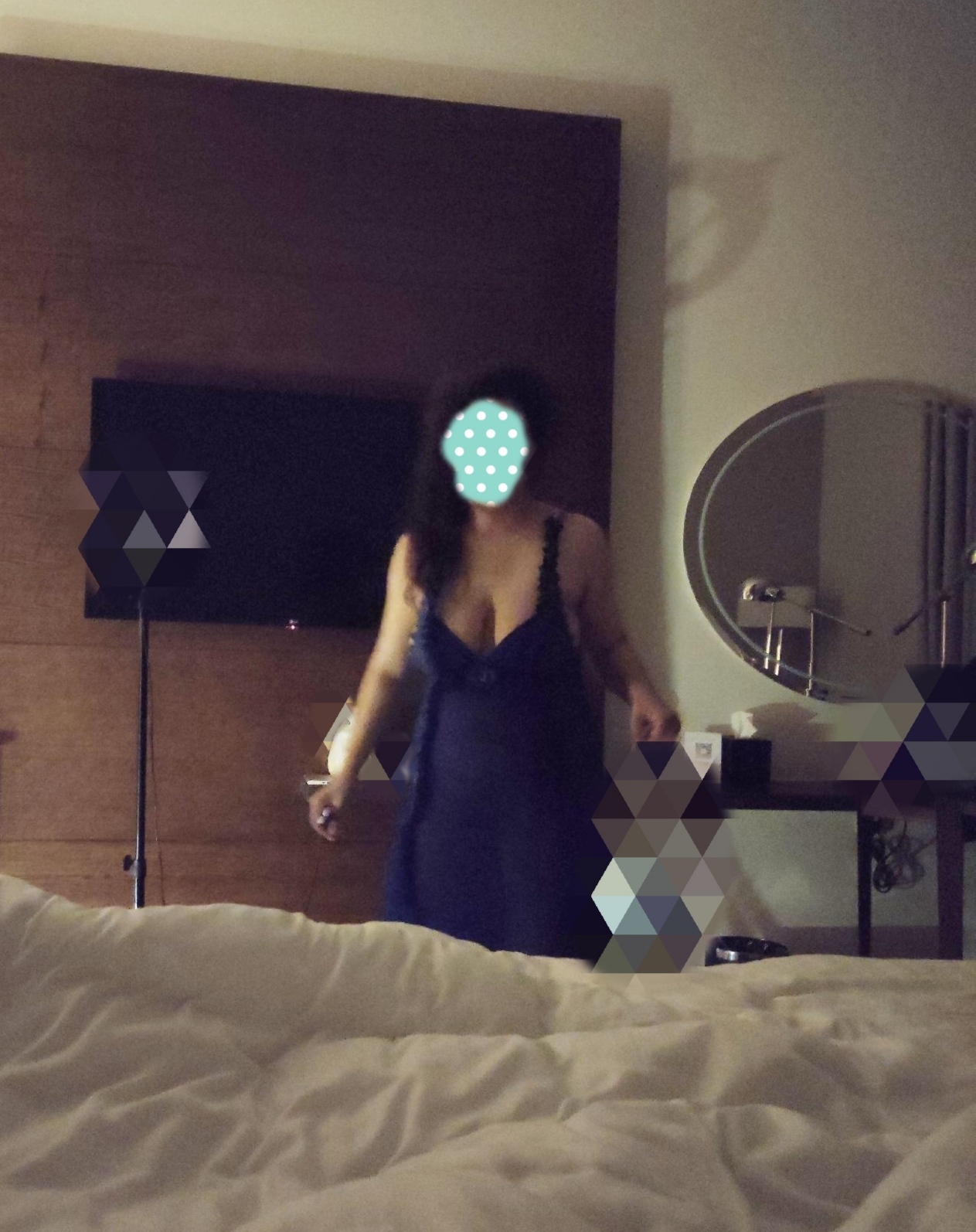 Here is the CLEARER VIEW of My WIFE'S Cleavage! Tell her if you like her BOOBS | Scrolller