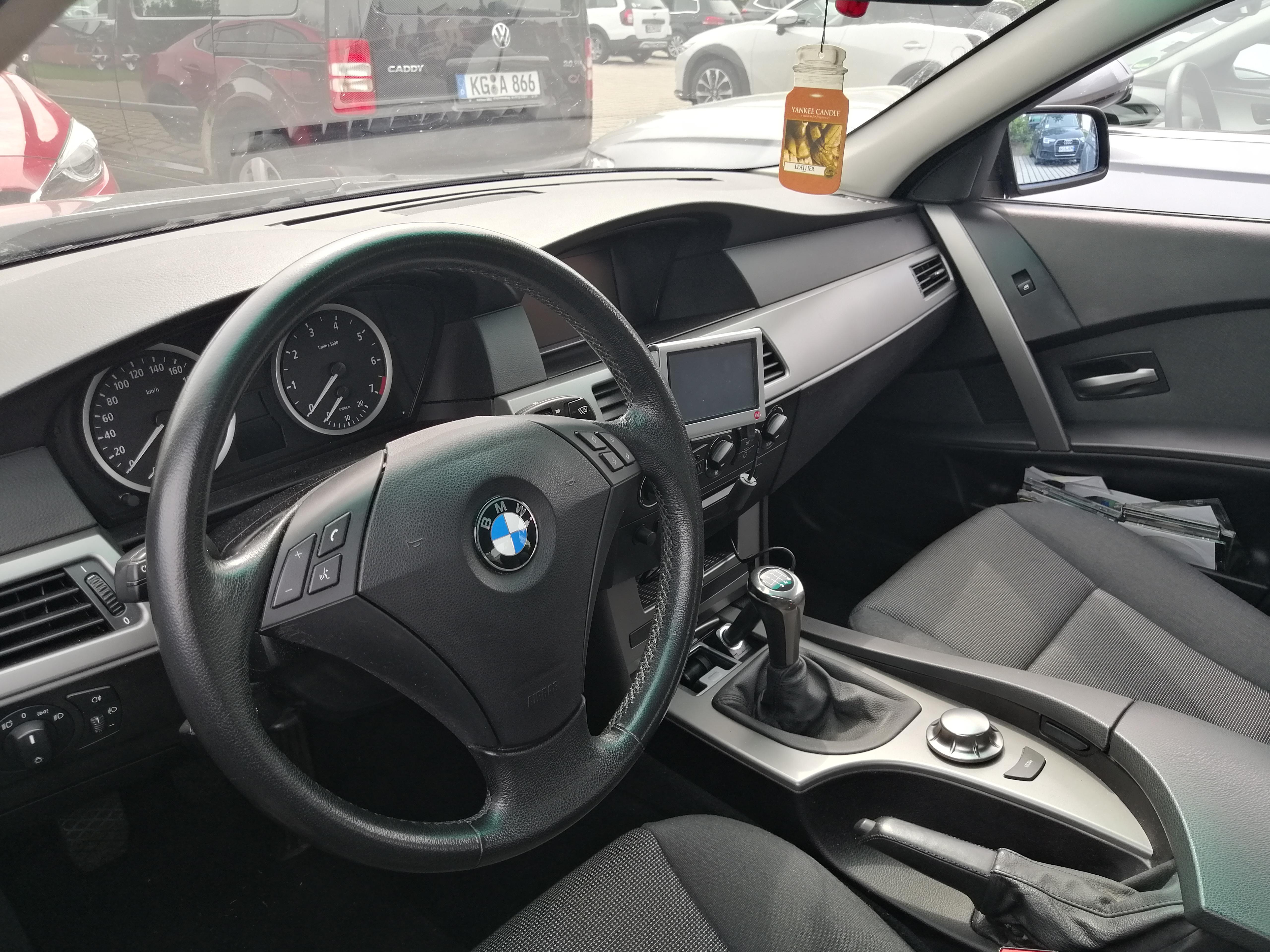 Here is the Interior of my 523i 2005 Model. | Scrolller