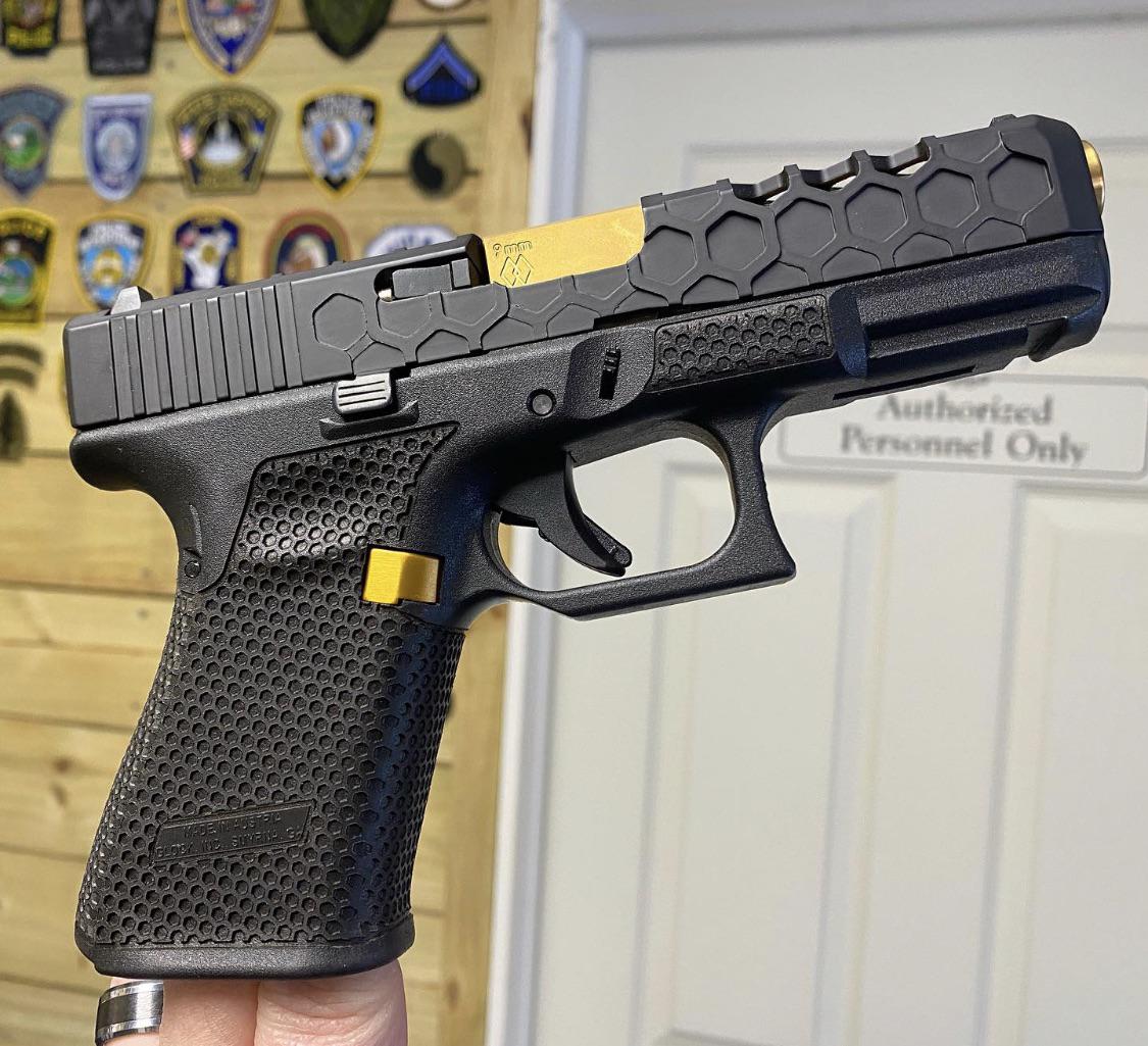 Hex milling and laser stippling on a glock 19.5 | Scrolller