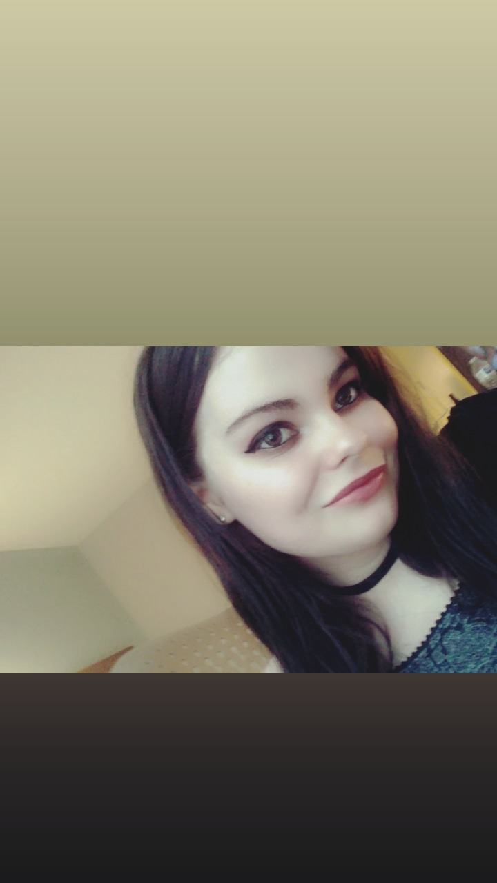 Hey :) (18) | Scrolller