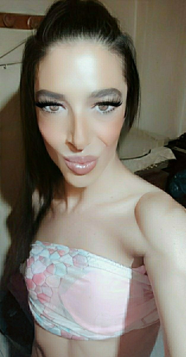 Hey boyz & girlz... 😘 | Scrolller