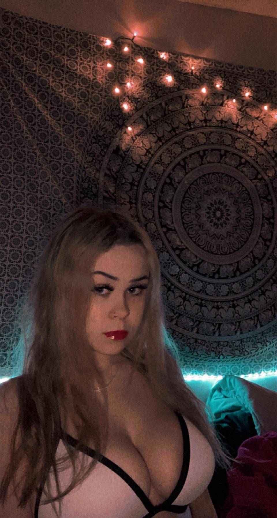 hey daddy 😈 | Scrolller