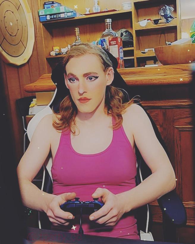 Hey daddy 💋 let's have some fun 😈 | Scrolller