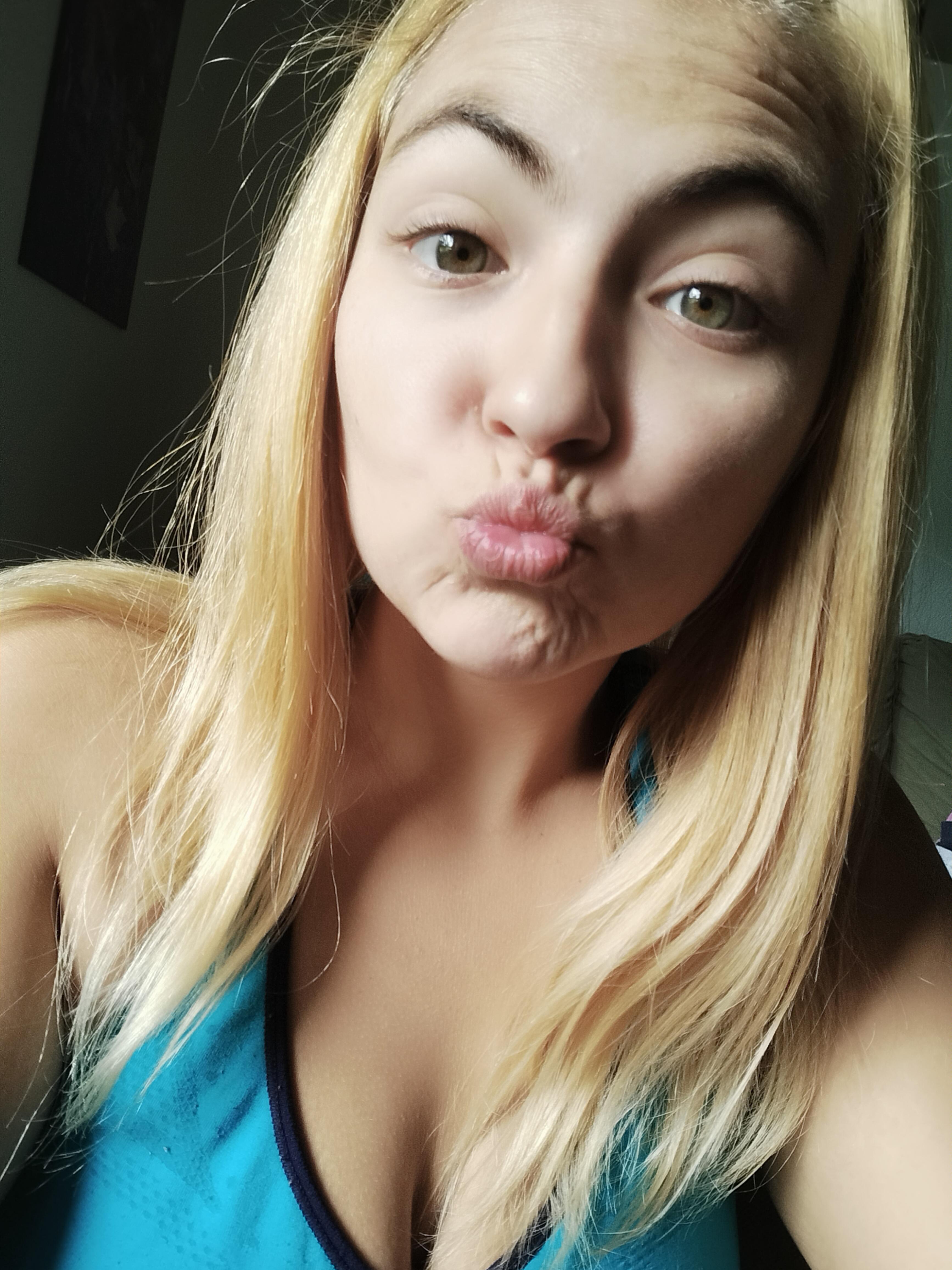 Hey [F28] | Scrolller