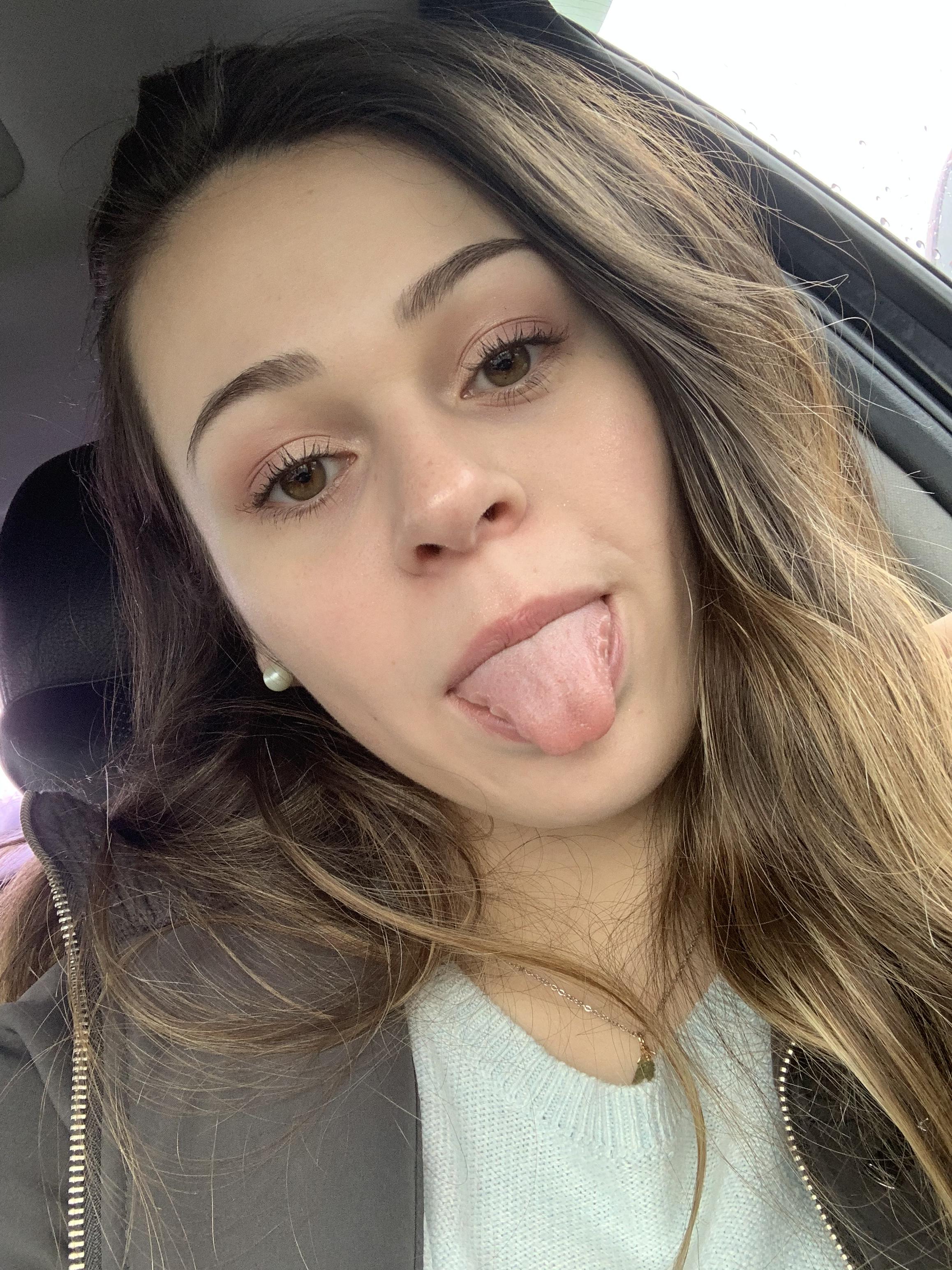 Hey I’m Bri🥰 (F26) | Scrolller