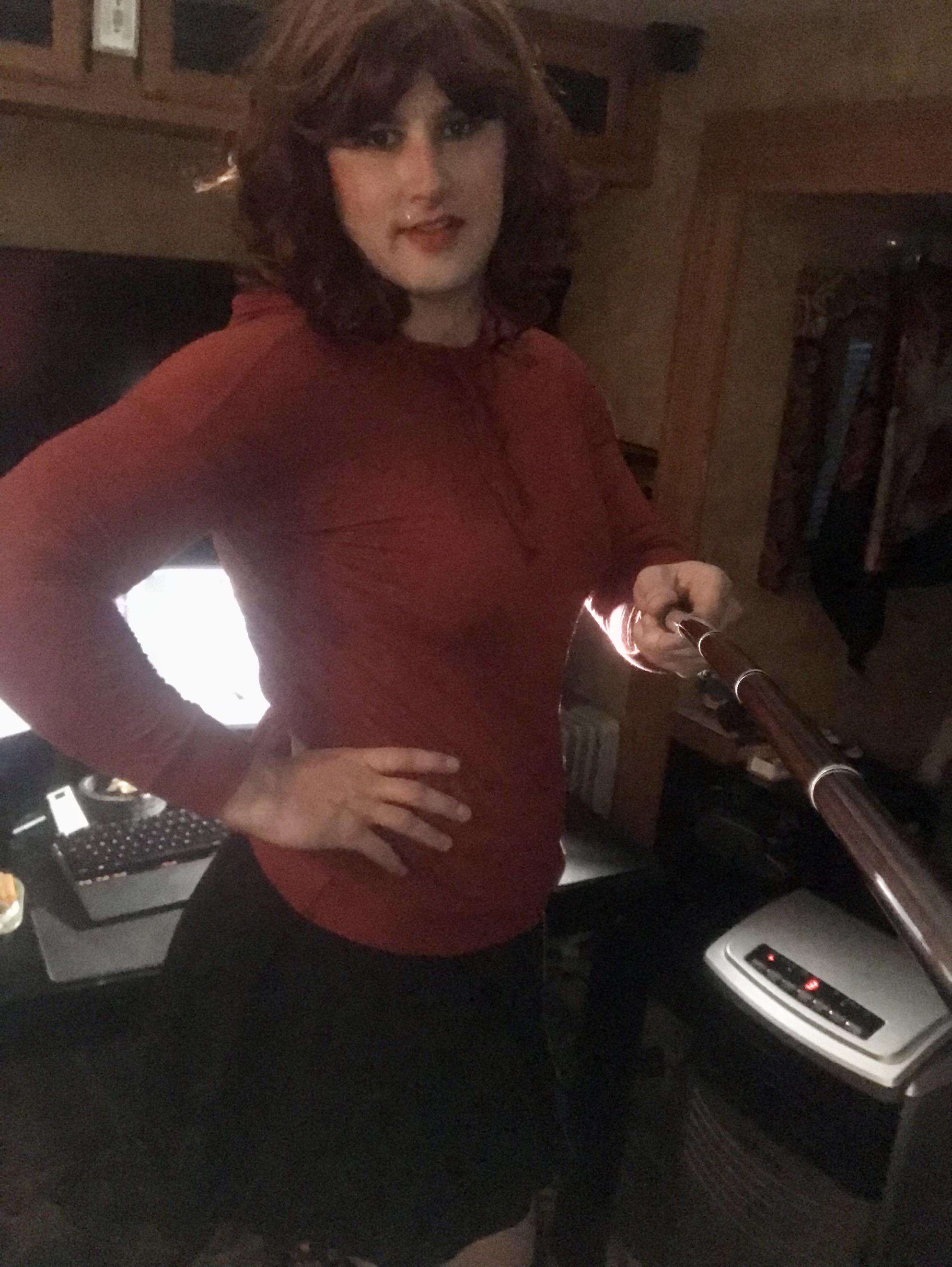 Hey I’m Laura. 😛 | Scrolller