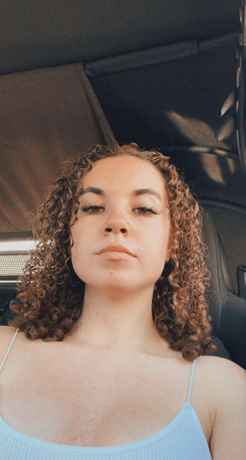 Hey !!! Message me 💕 | Scrolller