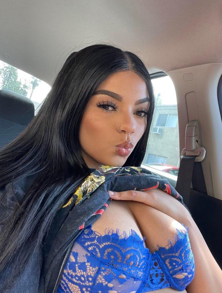 hot or not ? f 20 | Scrolller