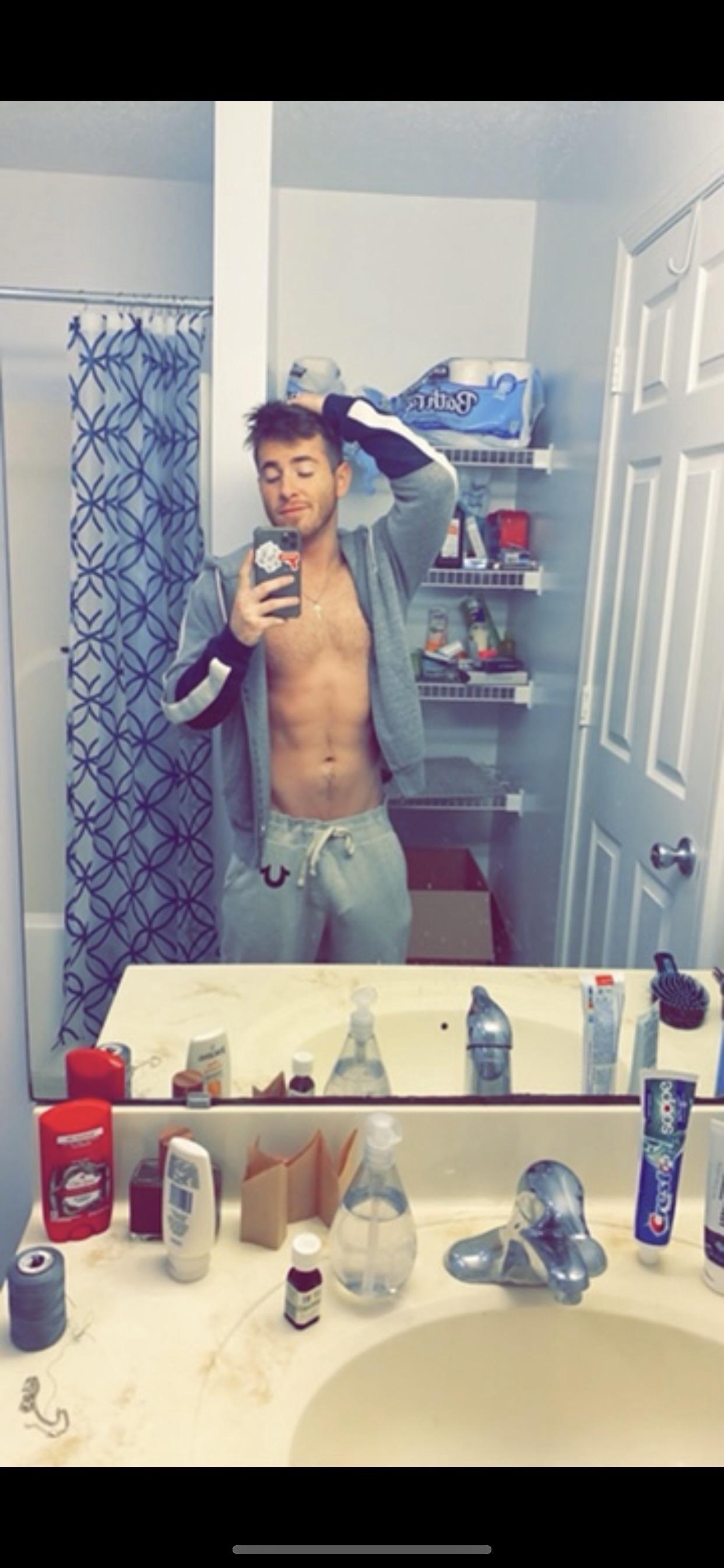 Hey there 💕 | Scrolller