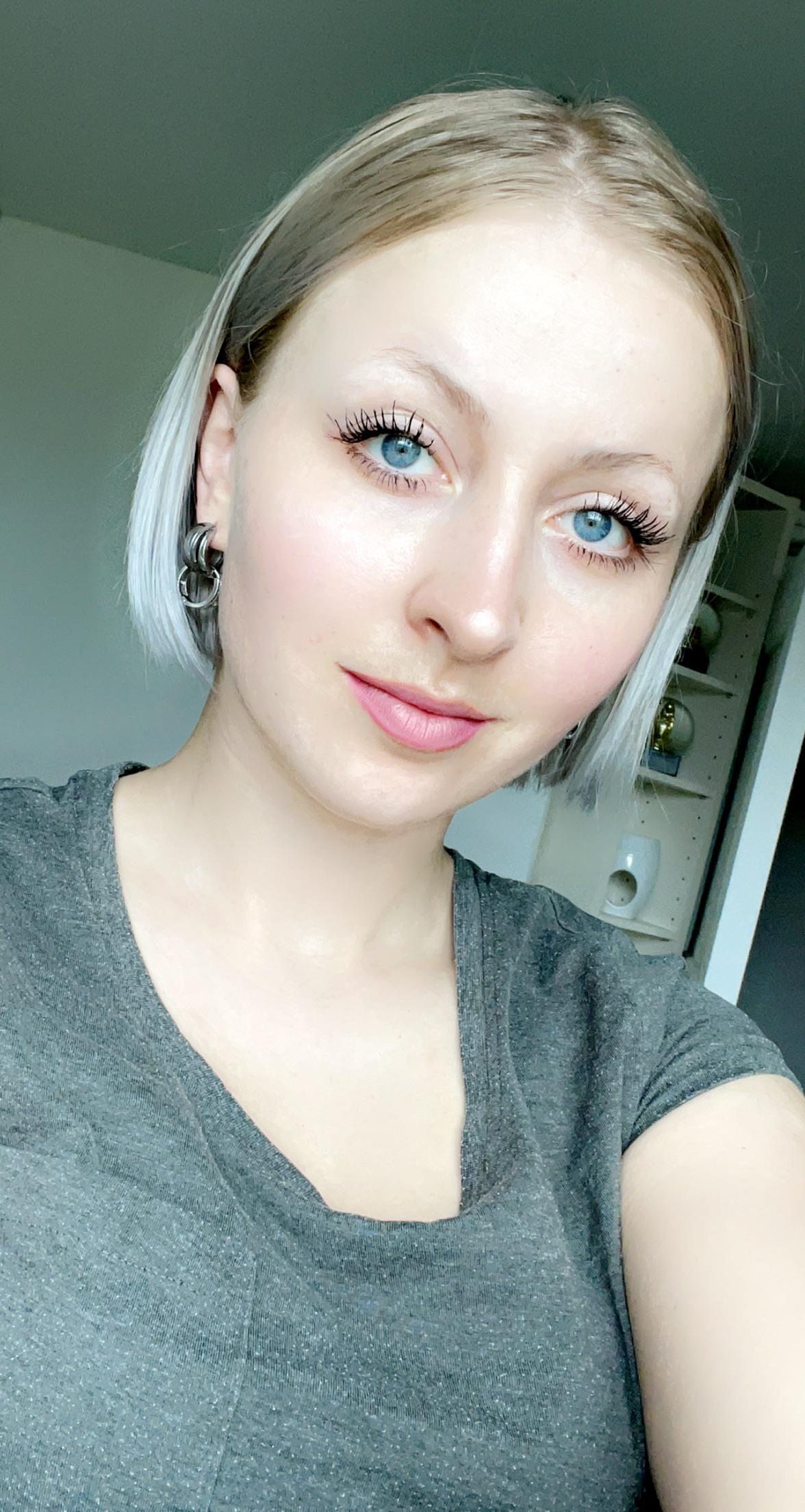 Hey there bestie | Scrolller