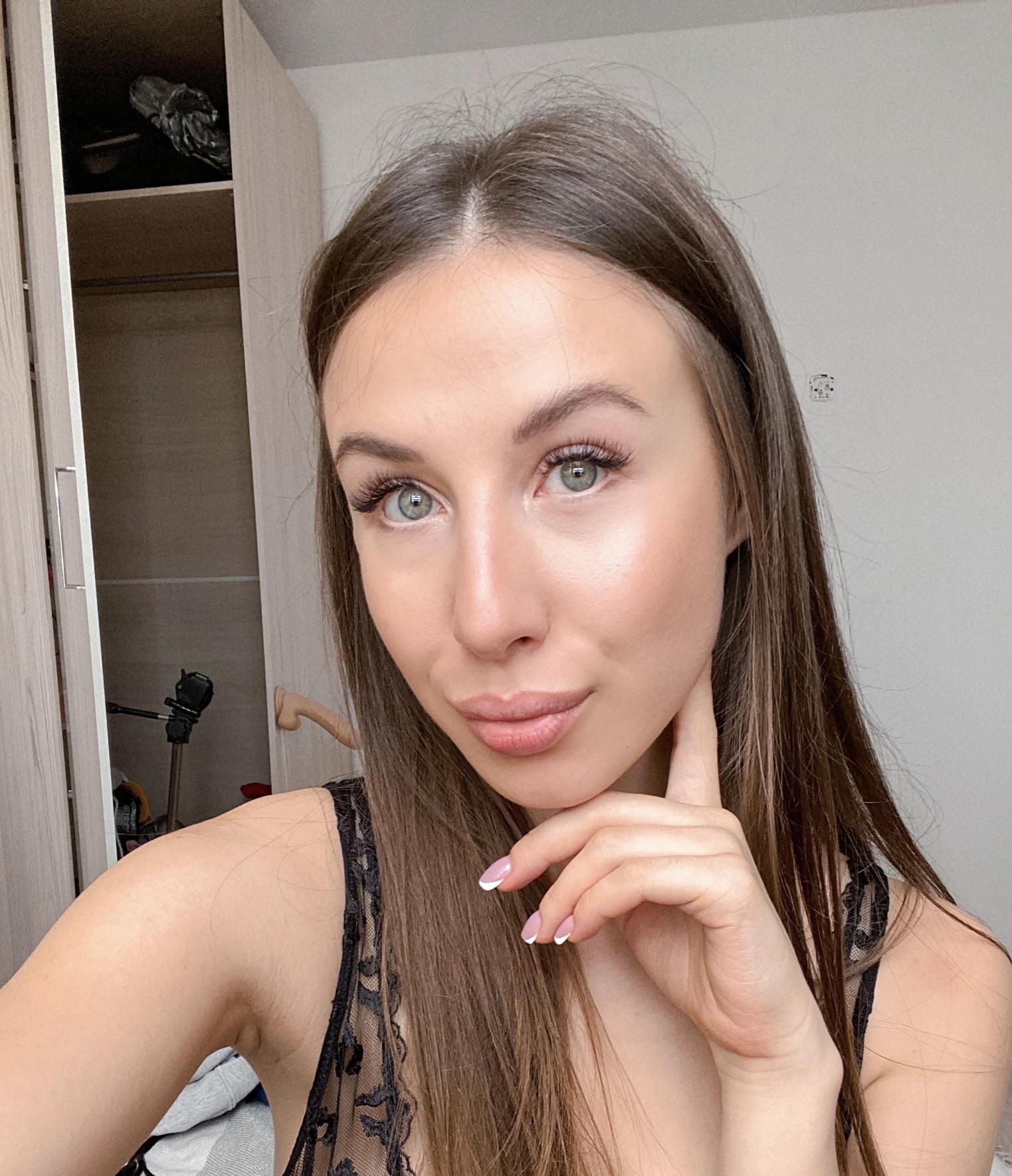 HEY YOU THINK AM HOT F25 | Scrolller