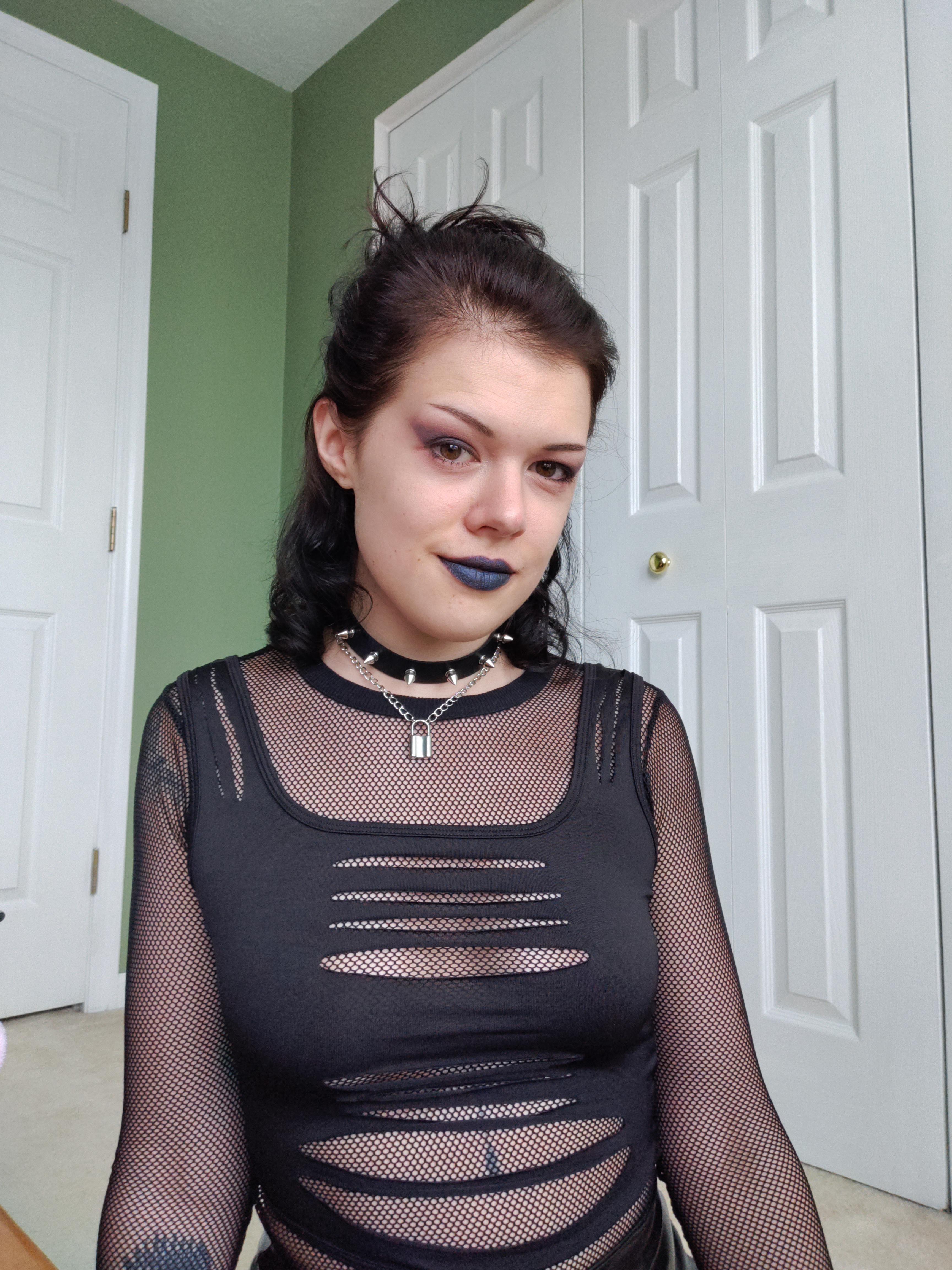 Heya! 💜 | Scrolller