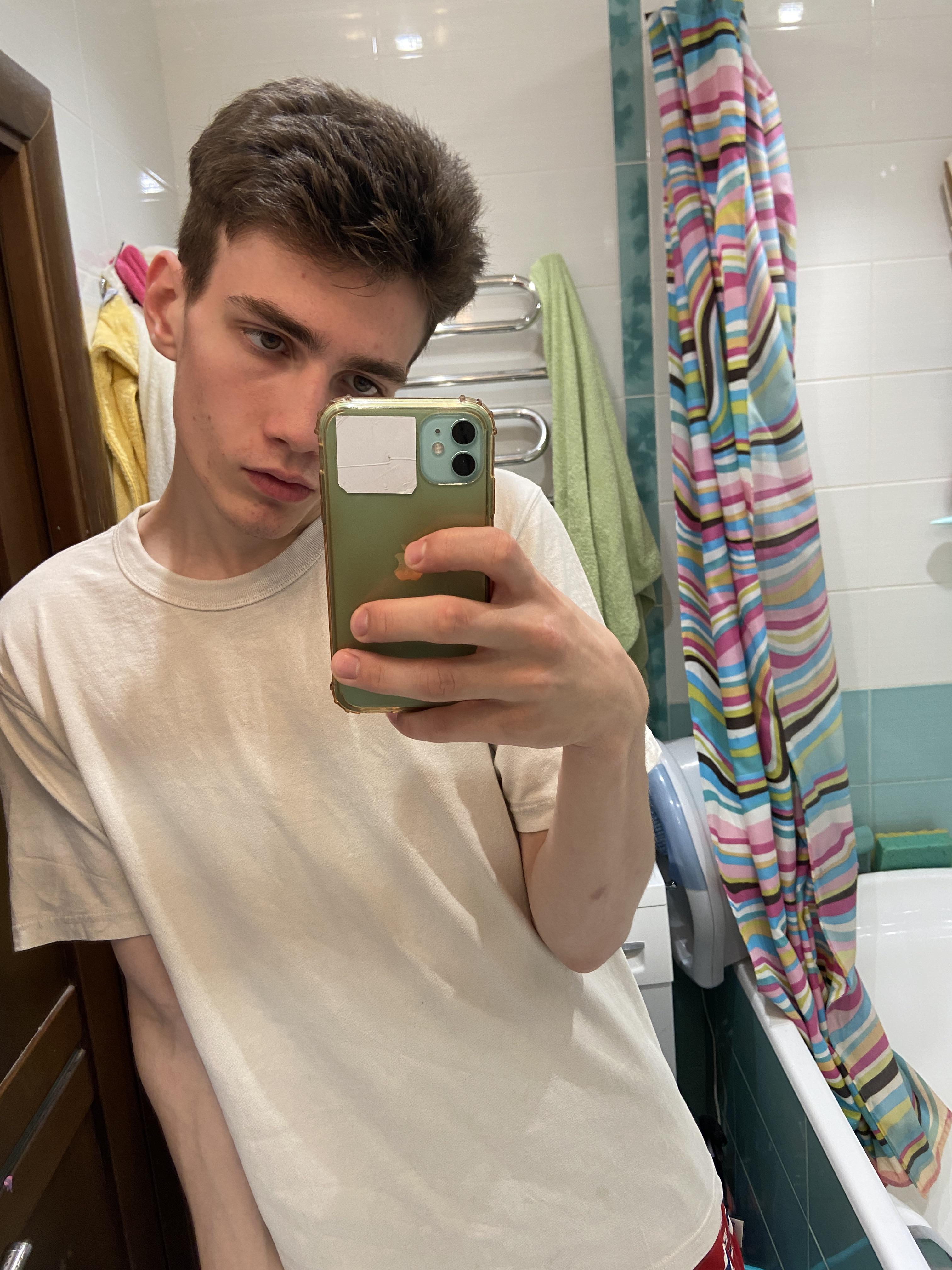 heyy 🏻 | Scrolller