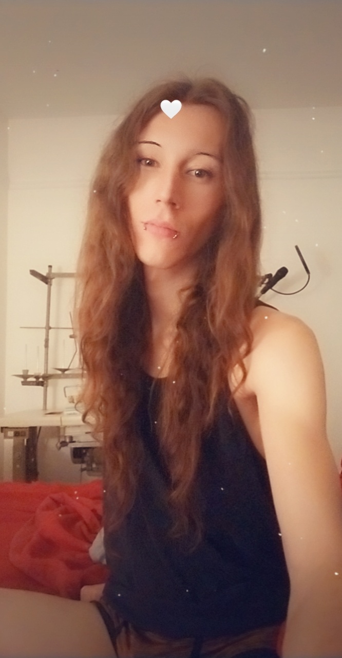 Heyy 😼 Come chat! My snapchat is japurr_thecat 😼 | Scrolller