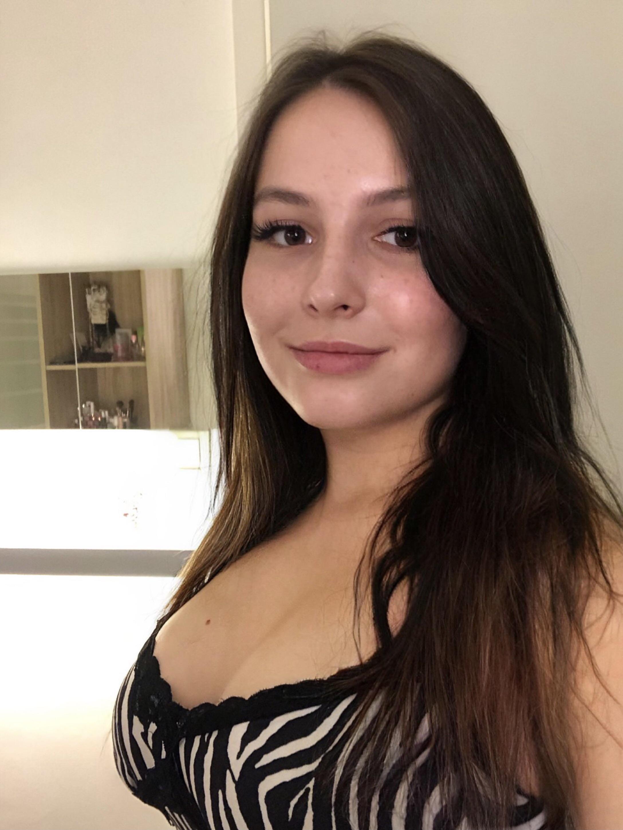 Hi again! [19F] | Scrolller