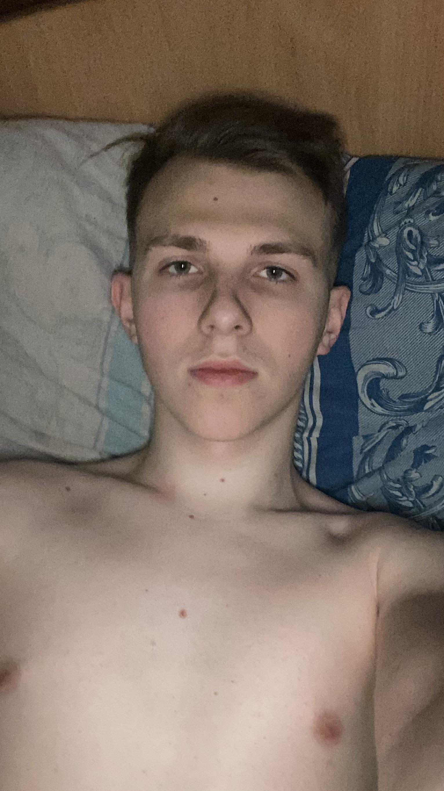 Hi boys 😉 | Scrolller