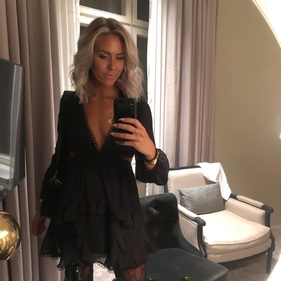 Hi boys 😉 | Scrolller